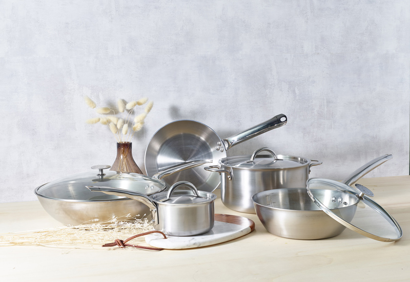 Catering Insight - de Buyer brings first three-ply cookware to market