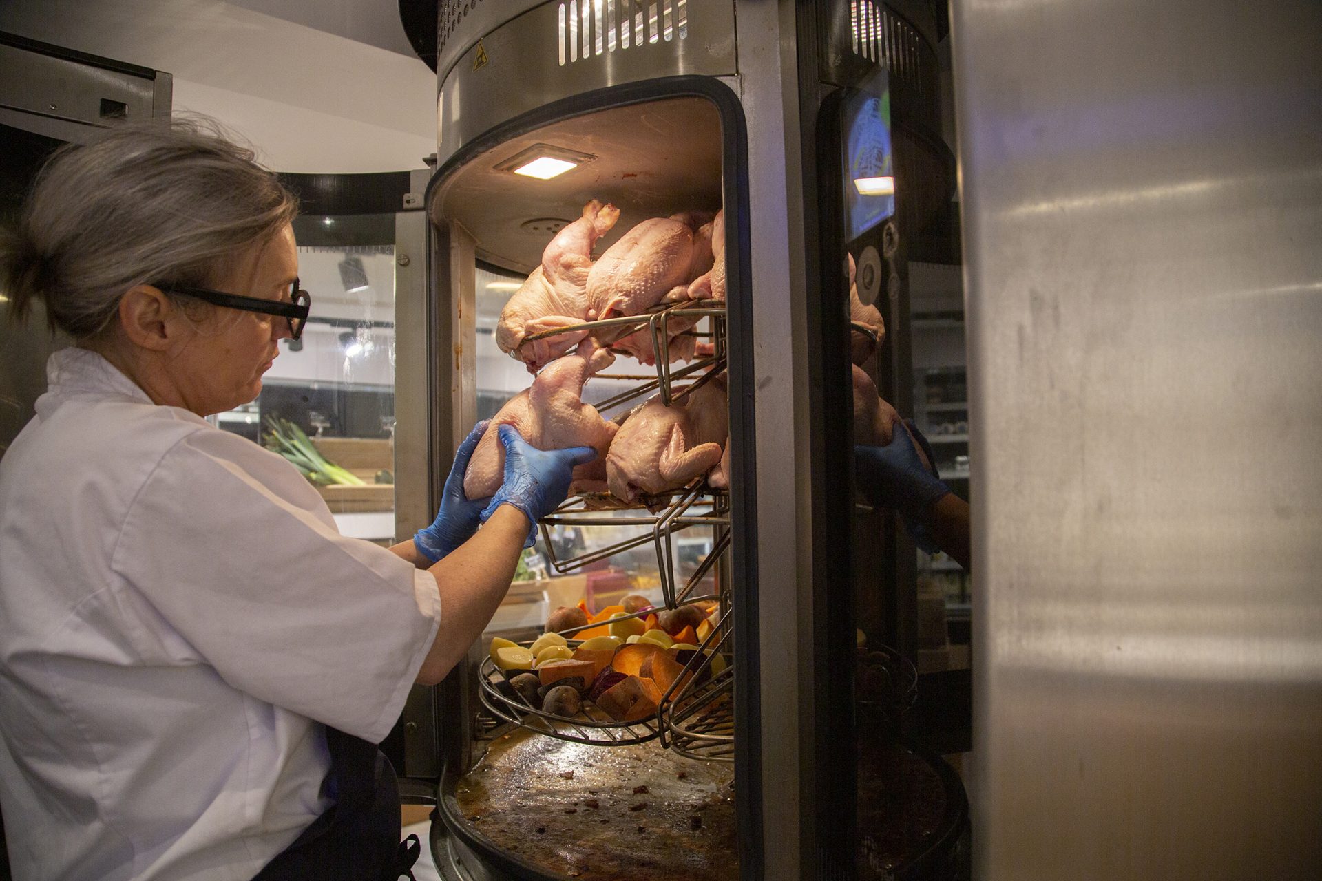 Fri-Jado's 'multisserie' brings theatre and speed to front-of-house cooking